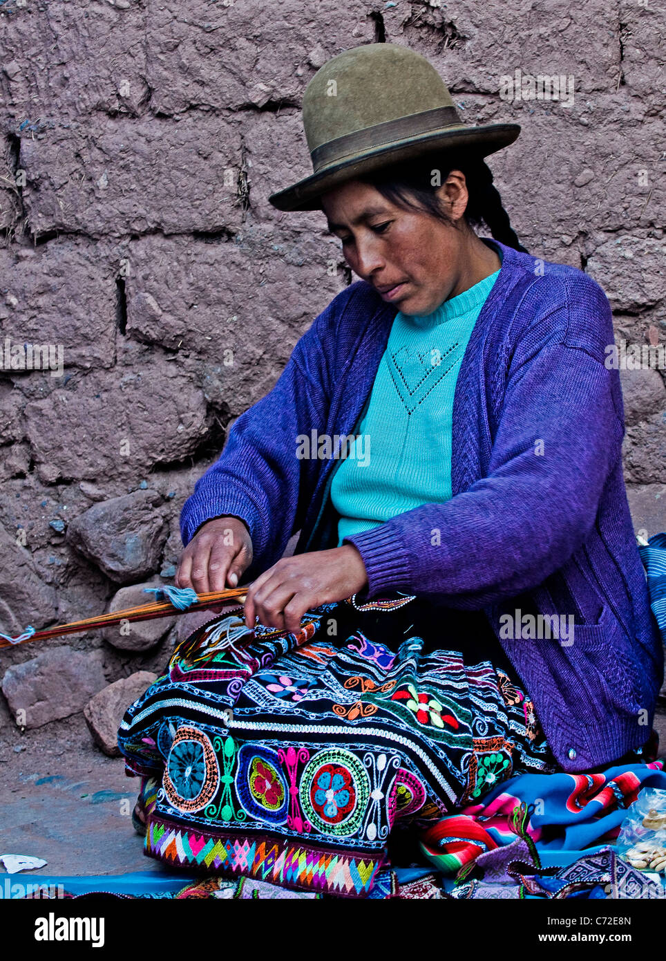 Quechua weaver hi-res stock photography and images - Alamy
