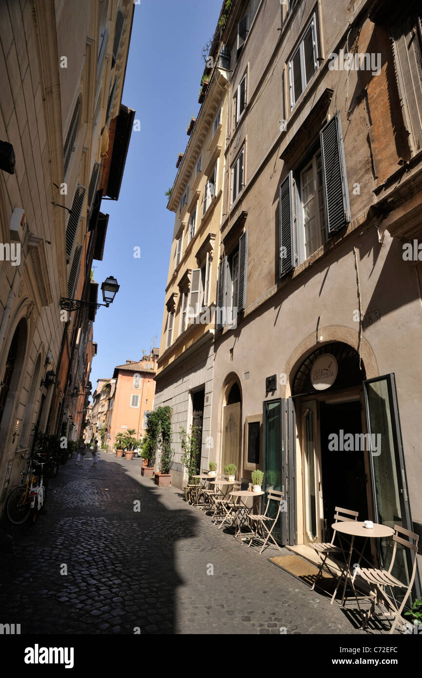 Italian italy alley alleyway alleyways hi-res stock photography and ...