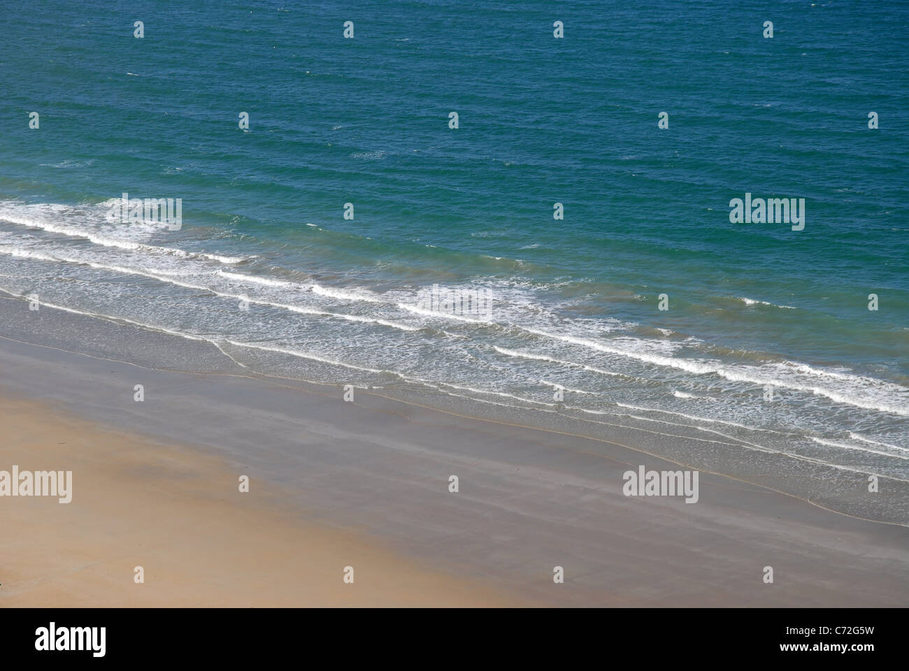 view to Rocky Bay beach from Hawkins Point, Picnic Bay, Magnetic Island ...