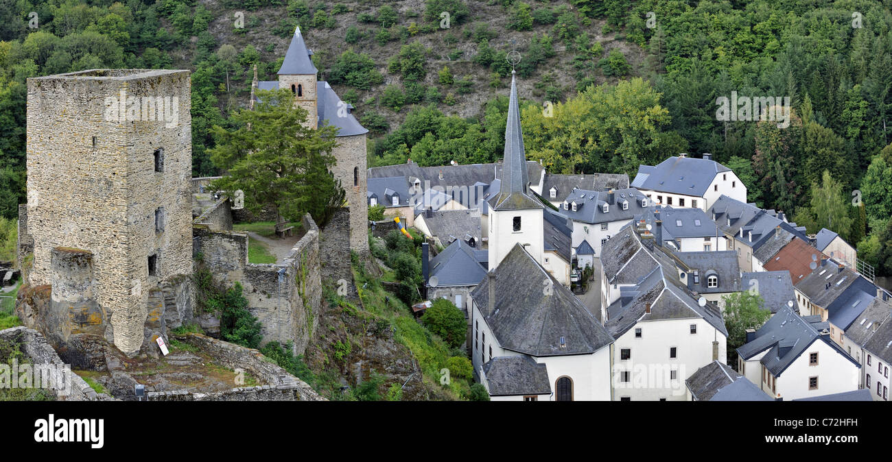 The village Esch-sur-Sûre / Esch-Sauer with castle ruins along the ...