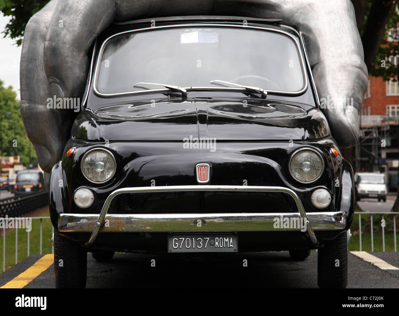 Car sculpture hi-res stock photography and images - Alamy