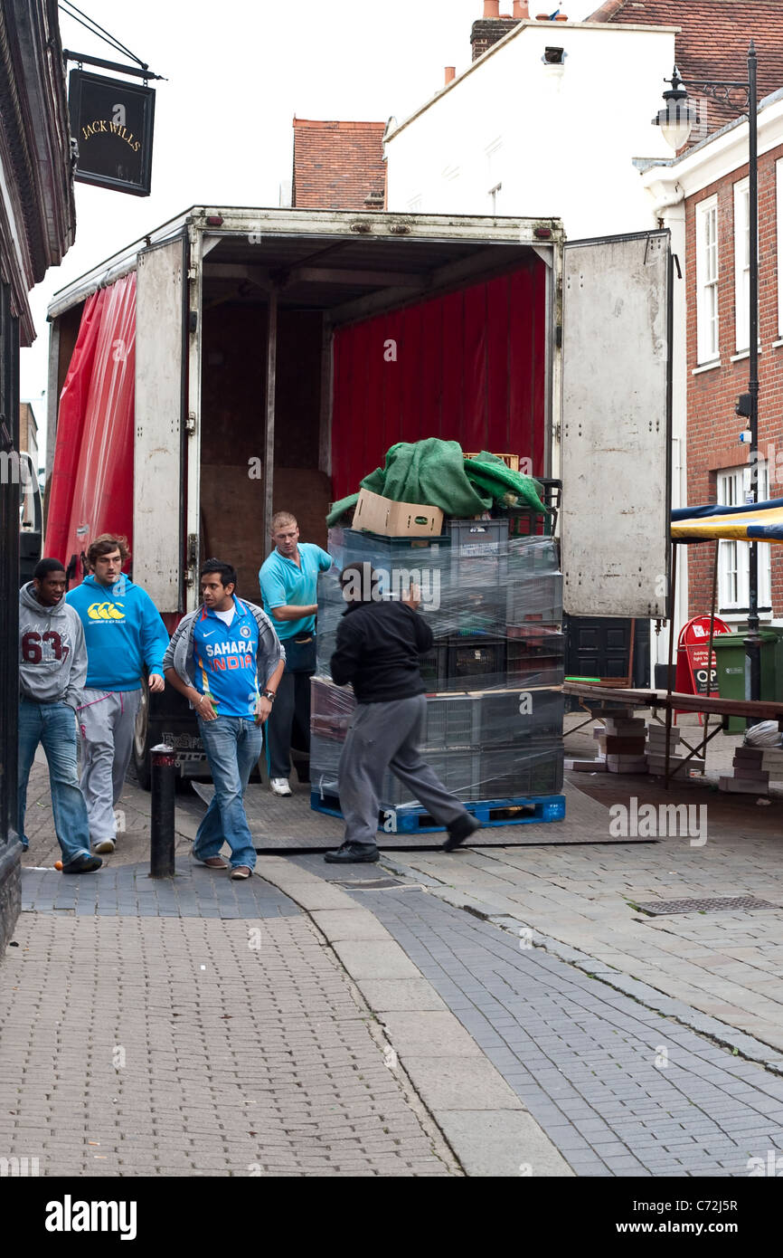 Packing truck for transport hi-res stock photography and images - Alamy