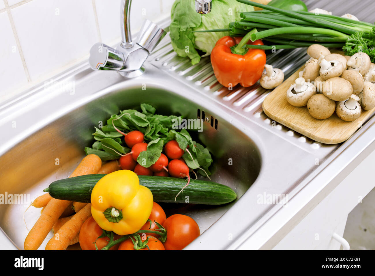Kitchen wash basin hi-res stock photography and images - Alamy