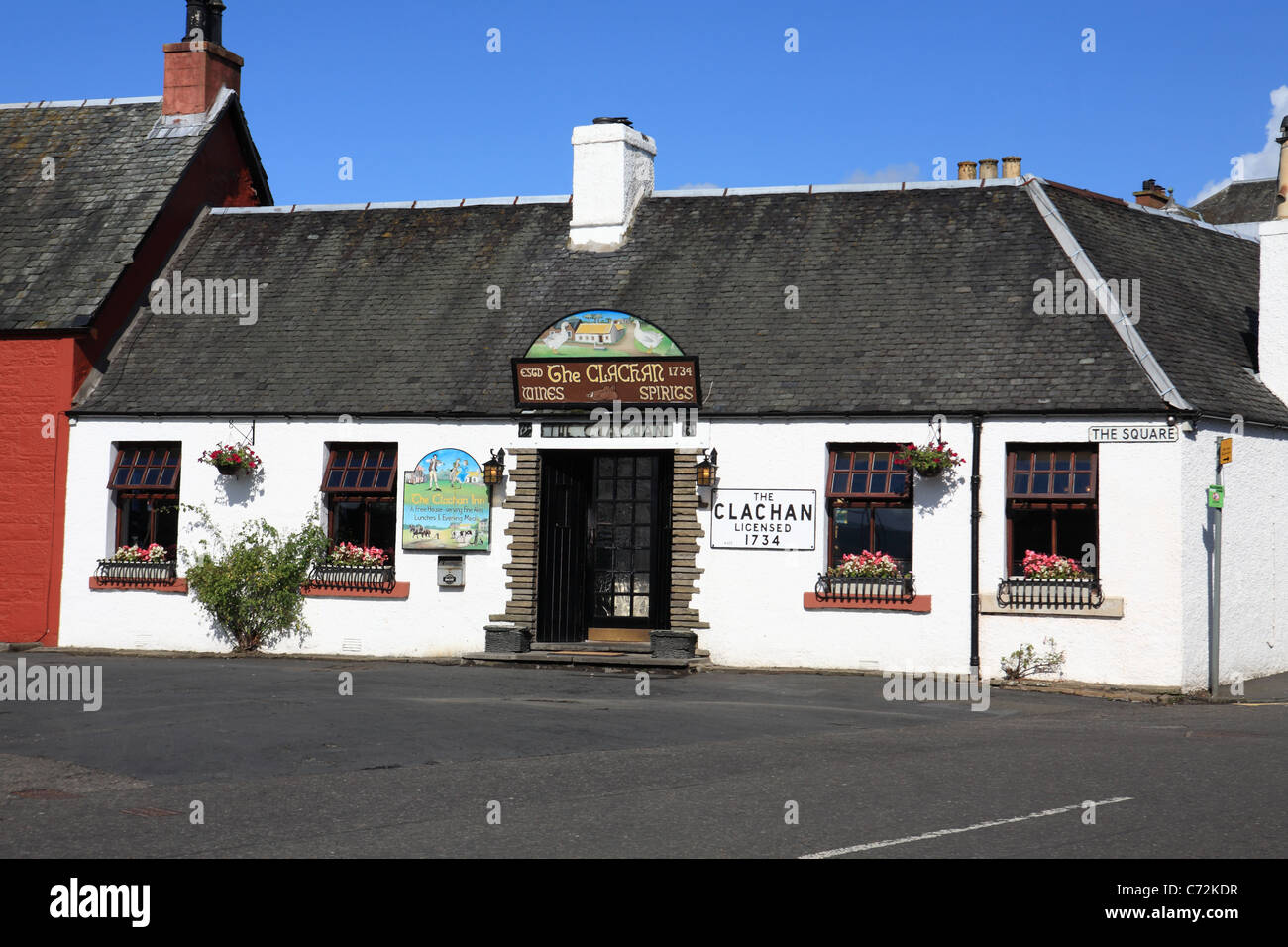Drymen village square hi-res stock photography and images - Alamy