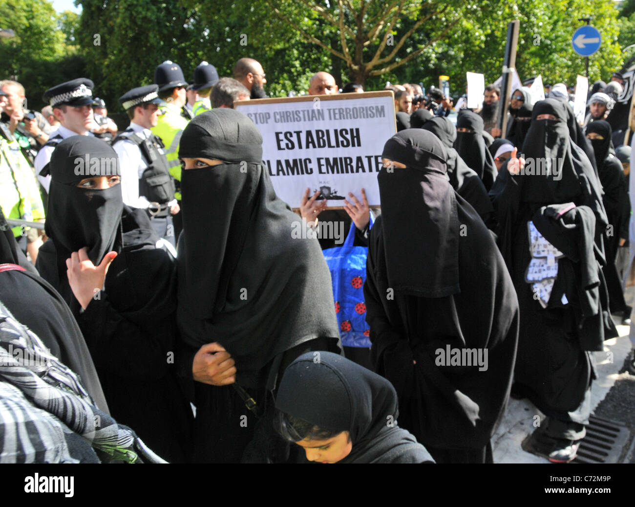 Muslim veil london hi-res stock photography and images - Alamy