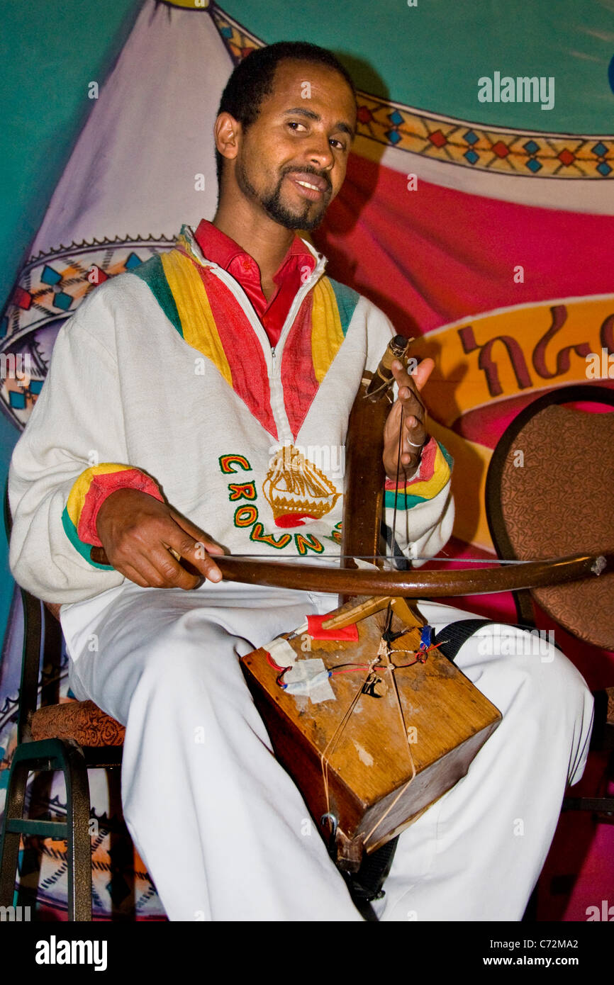 Ethiopian singer hi-res stock photography and images - Alamy