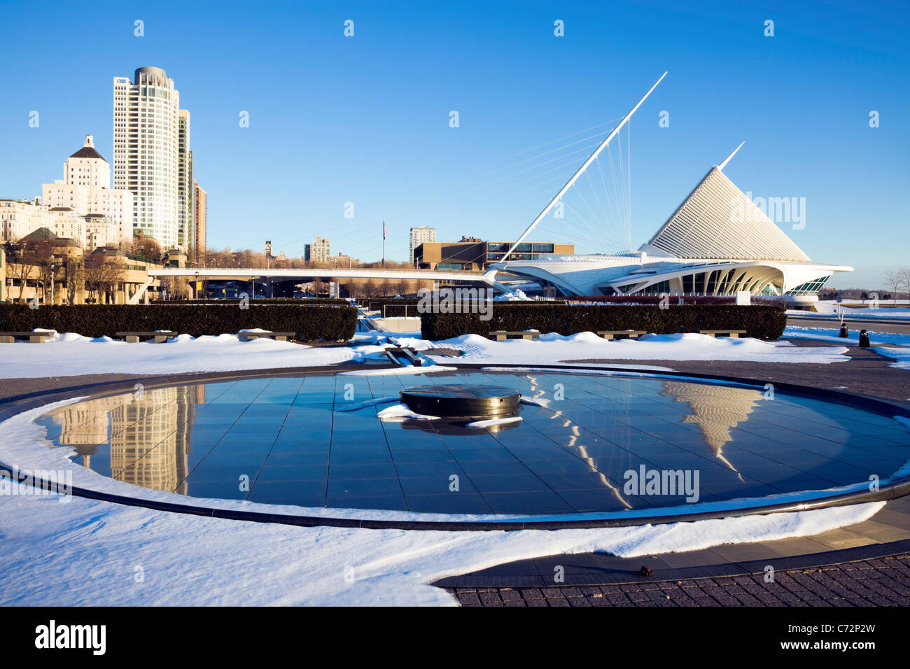 Milwaukee skyline sunset hi-res stock photography and images - Alamy