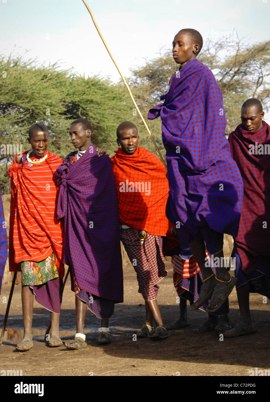 Massai dance hi-res stock photography and images - Alamy