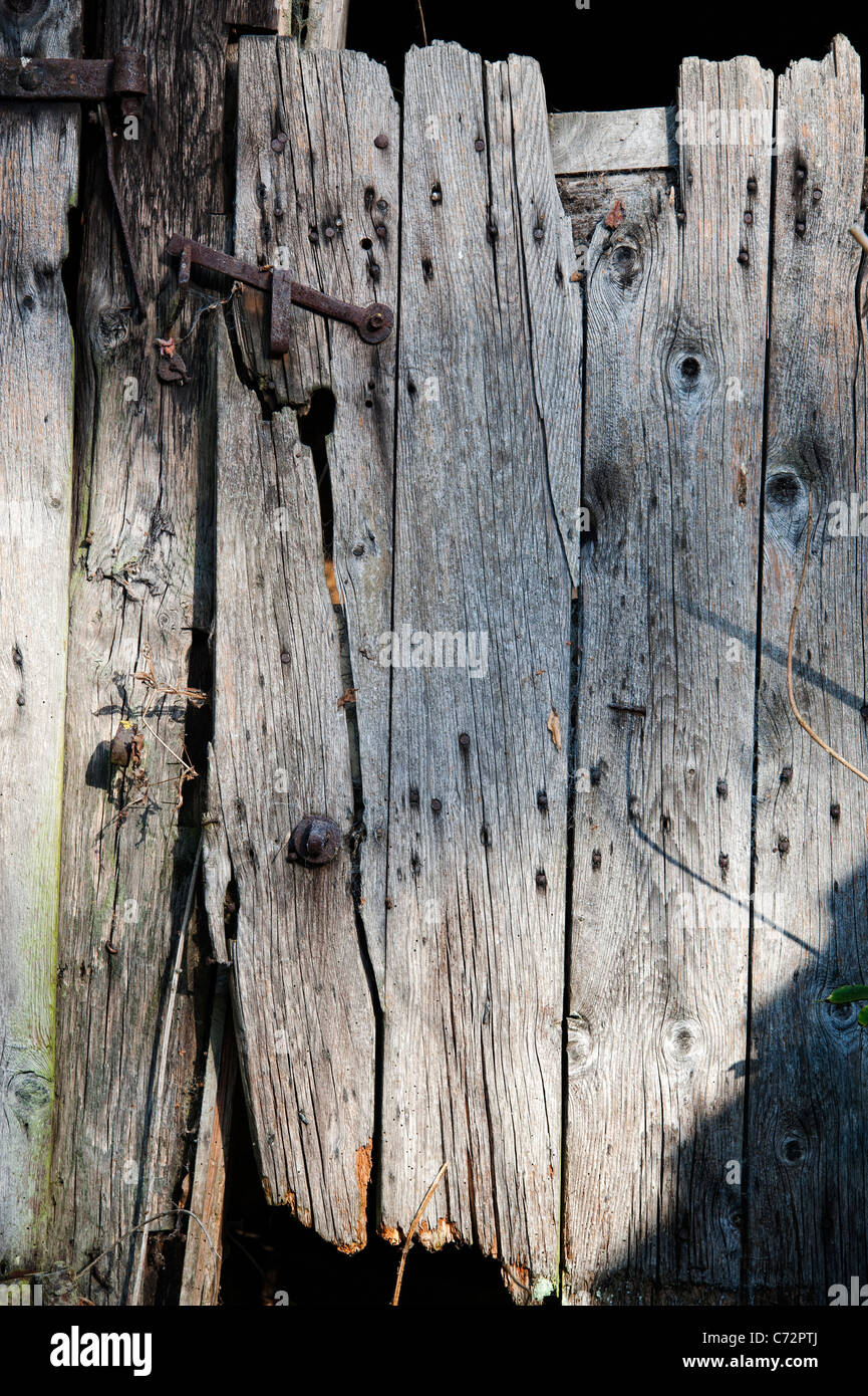 Old Farm building weatherd wooden gate Stock Photo - Alamy