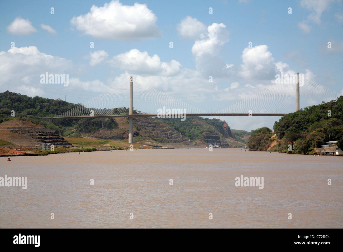 Vessels transiting the panama canal hi-res stock photography and images ...