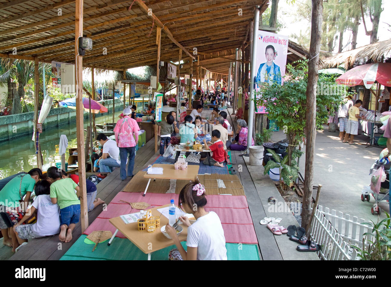 Typical Thai restaurant Stock Photo - Alamy