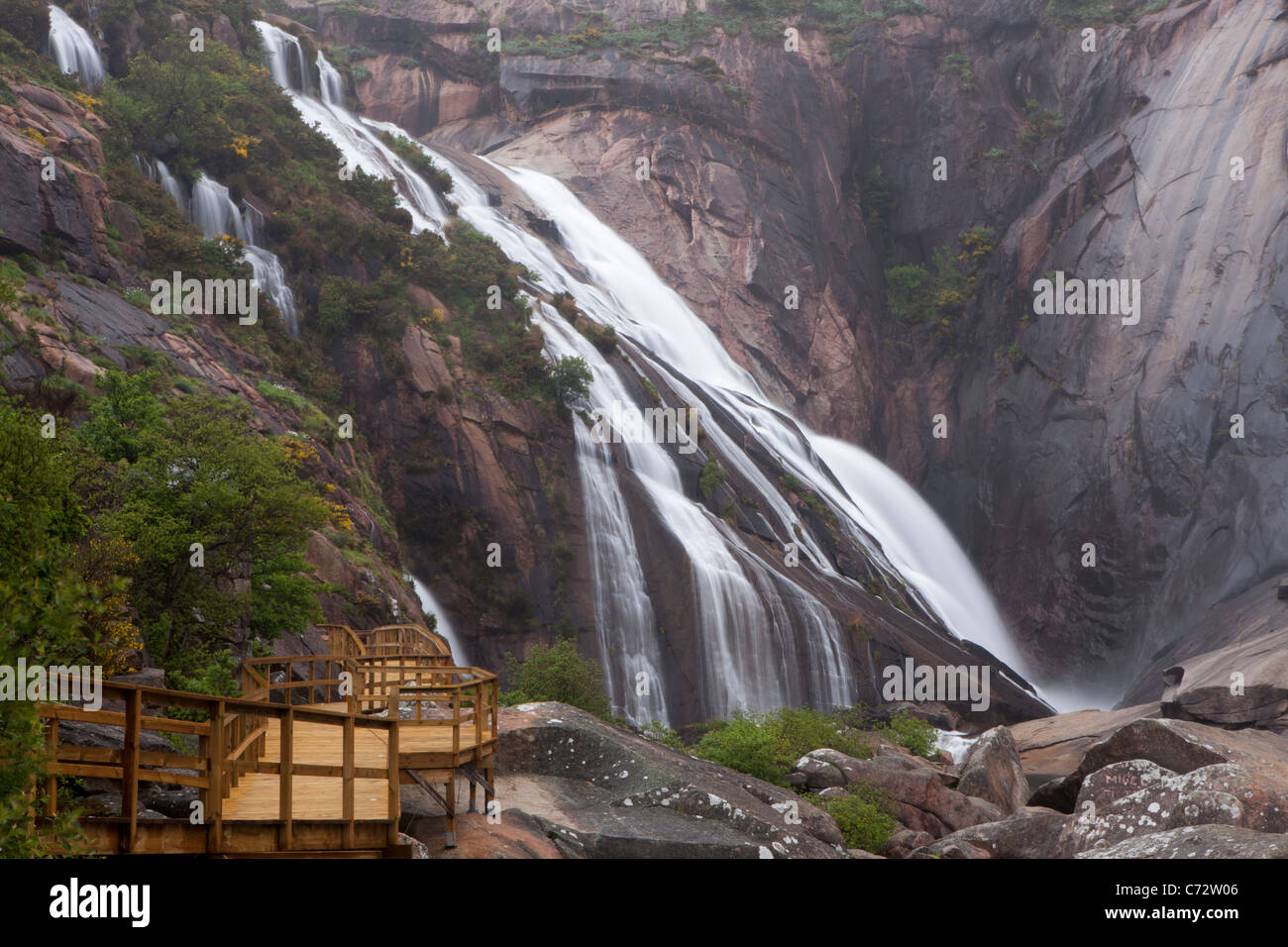 ézaro waterfall hi-res stock photography and images - Alamy