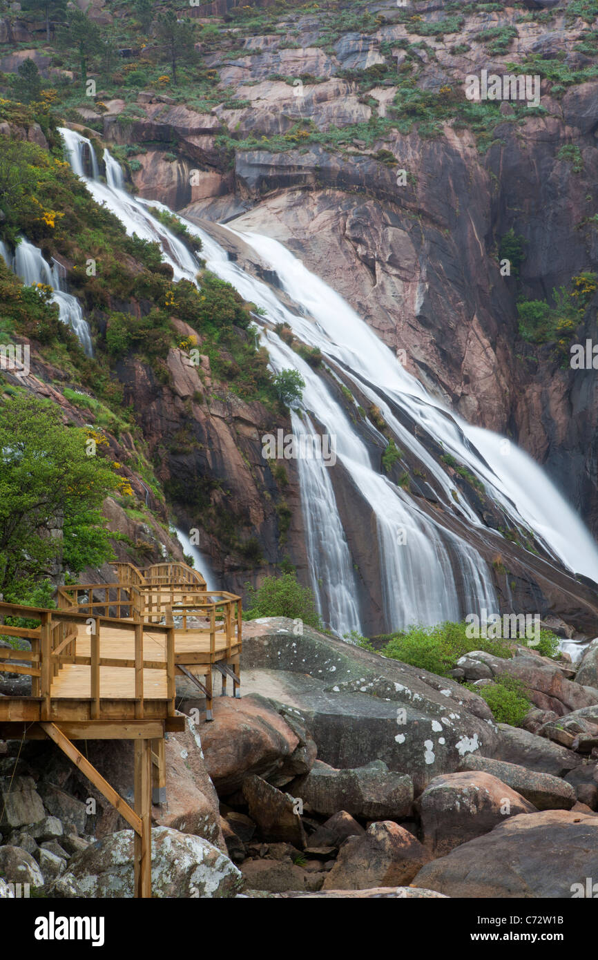 ézaro waterfall hi-res stock photography and images - Alamy
