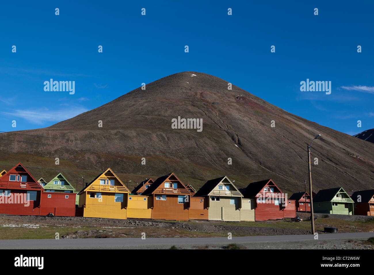 Colourful spisshus timber houses in Longyearbyen, Svalbard, with ...