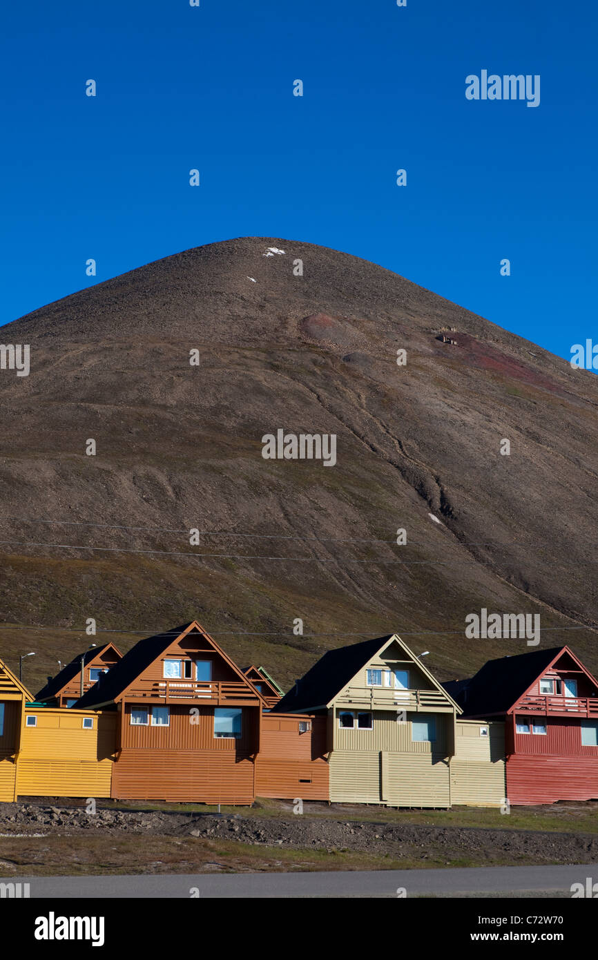 Longyearbyen svalbard houses hi-res stock photography and images - Alamy