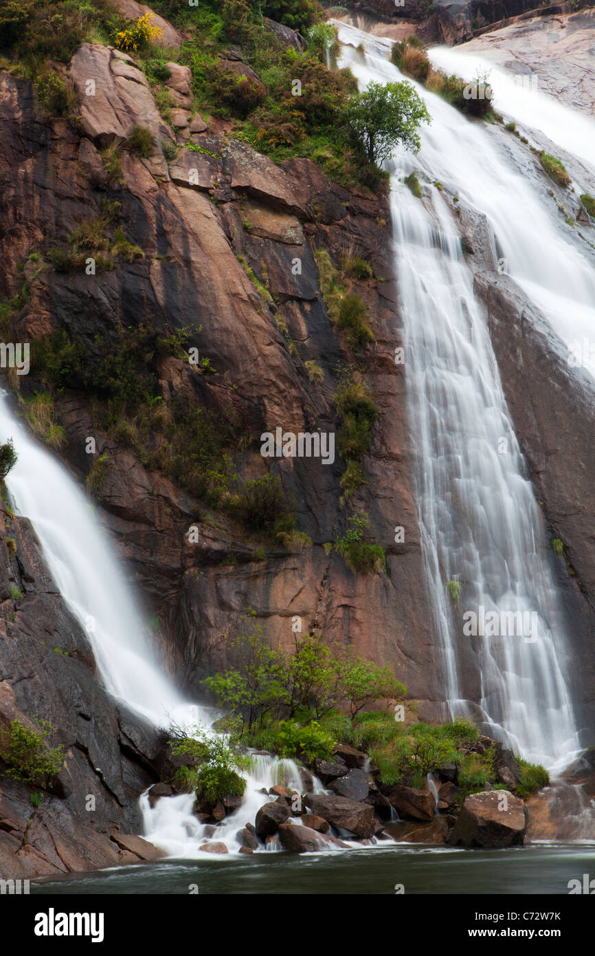 ézaro waterfall hi-res stock photography and images - Alamy