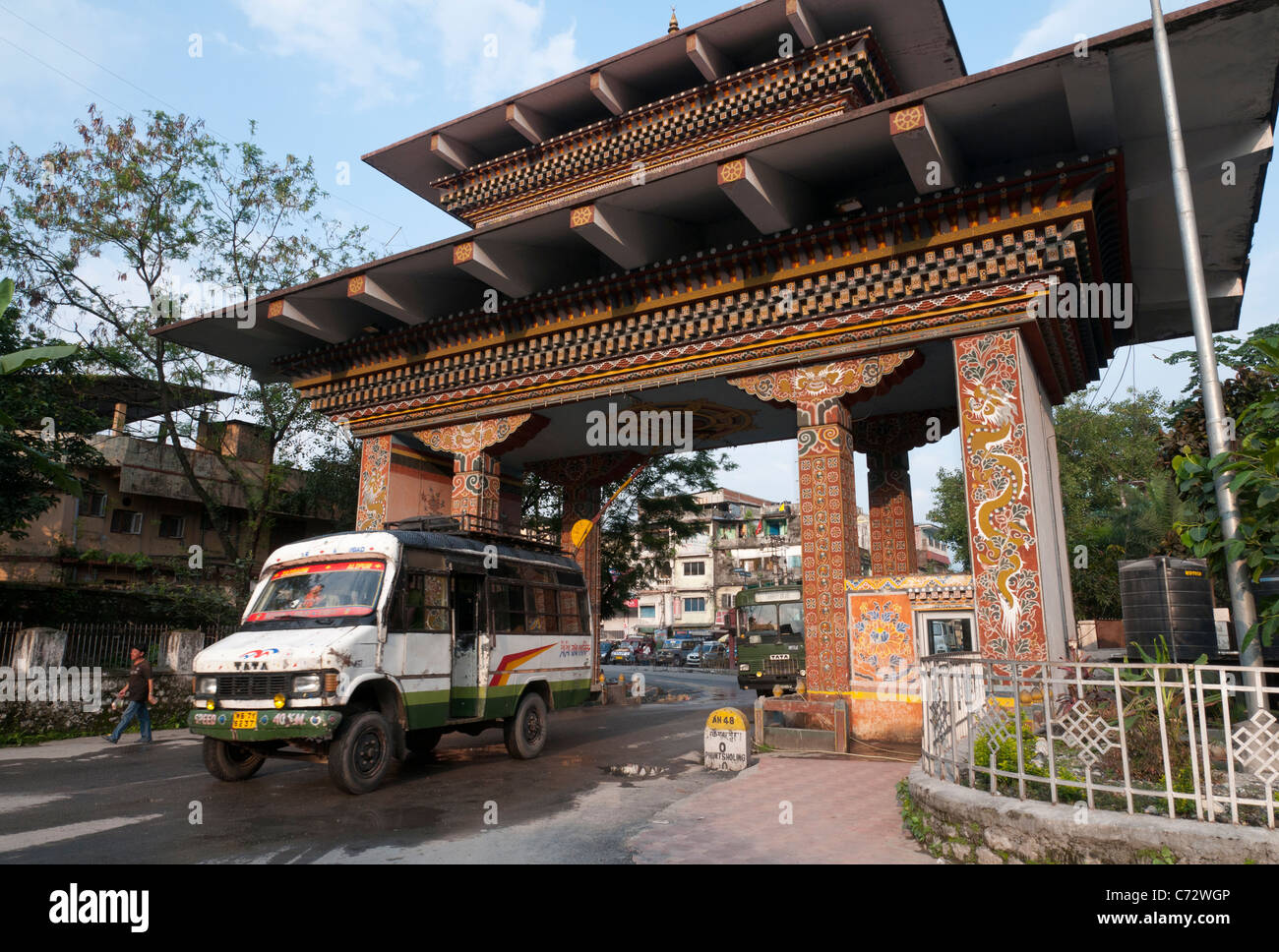 India Bhutan border crossing for vehicle. Phuentsholing jaigaon Stock ...