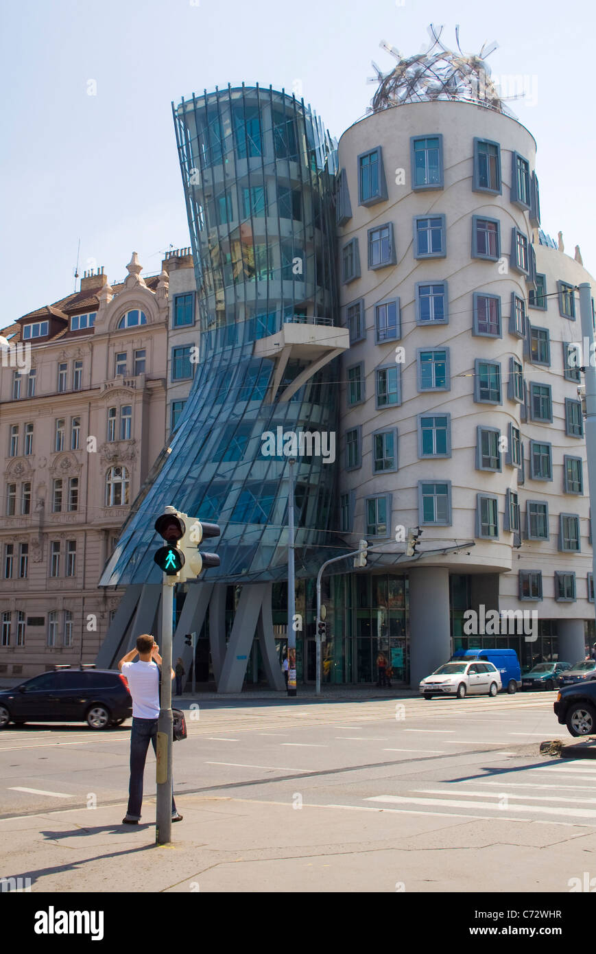 Frank gehry prague hi-res stock photography and images - Alamy