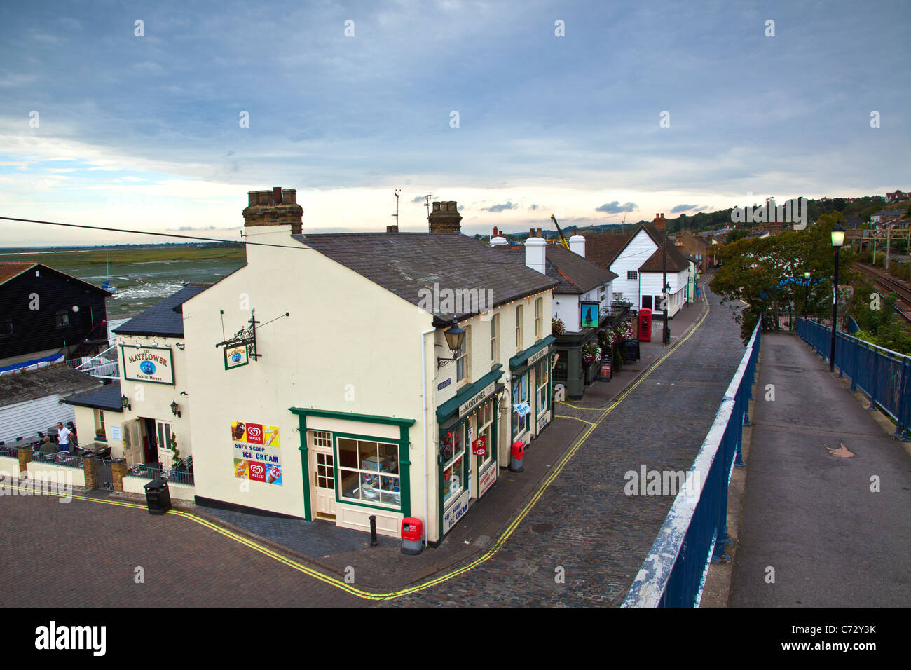 Shops and Pubs in High Street, Old Leigh, Essex Stock Photo - Alamy