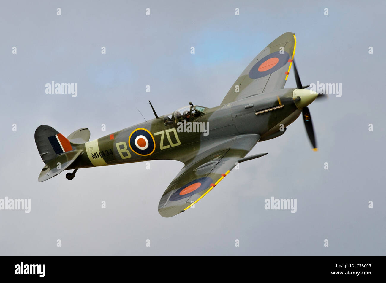 Spitfire plane hi-res stock photography and images - Alamy