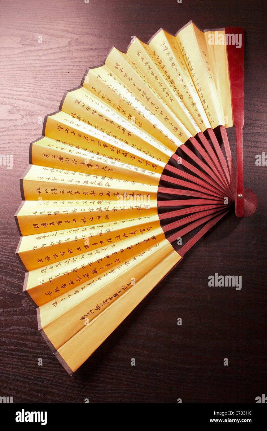 Traditional folding fan hi-res stock photography and images - Alamy
