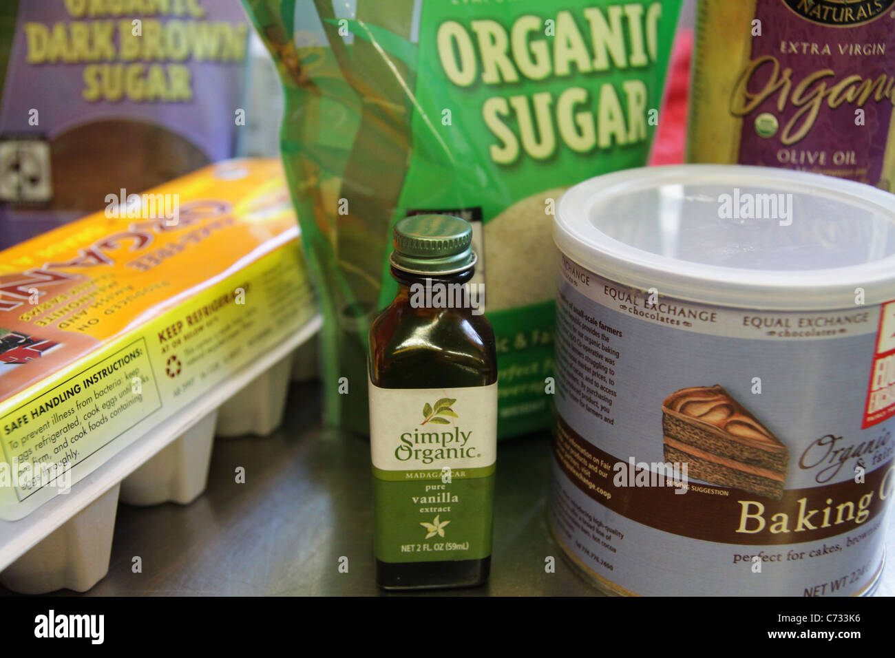 Vanilla baking ingredients hi-res stock photography and images - Alamy