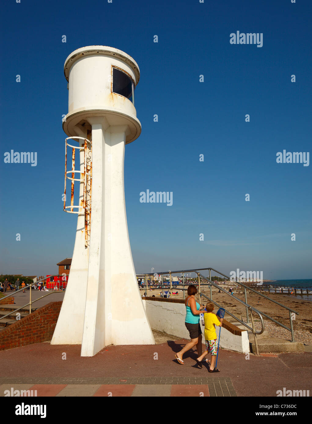 Littlehampton beach people hi-res stock photography and images - Alamy