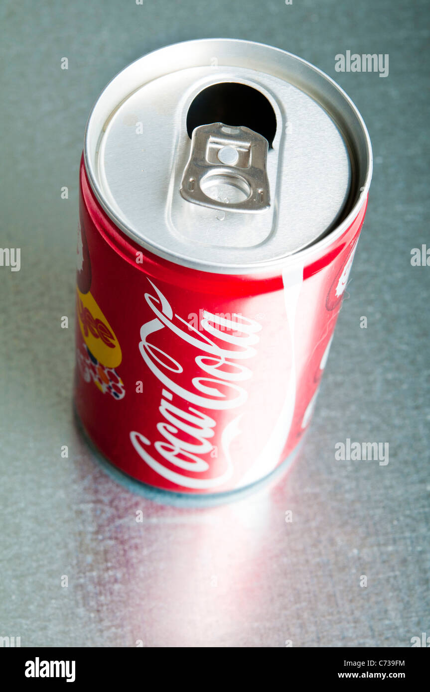 coca cola can Stock Photo - Alamy