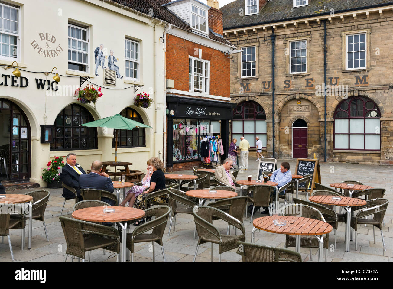 pub-in-front-of-the-museum-in-market-square-warwick-warwickshire