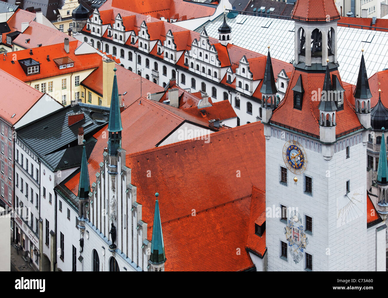 Red rooftop tiles hi-res stock photography and images - Alamy