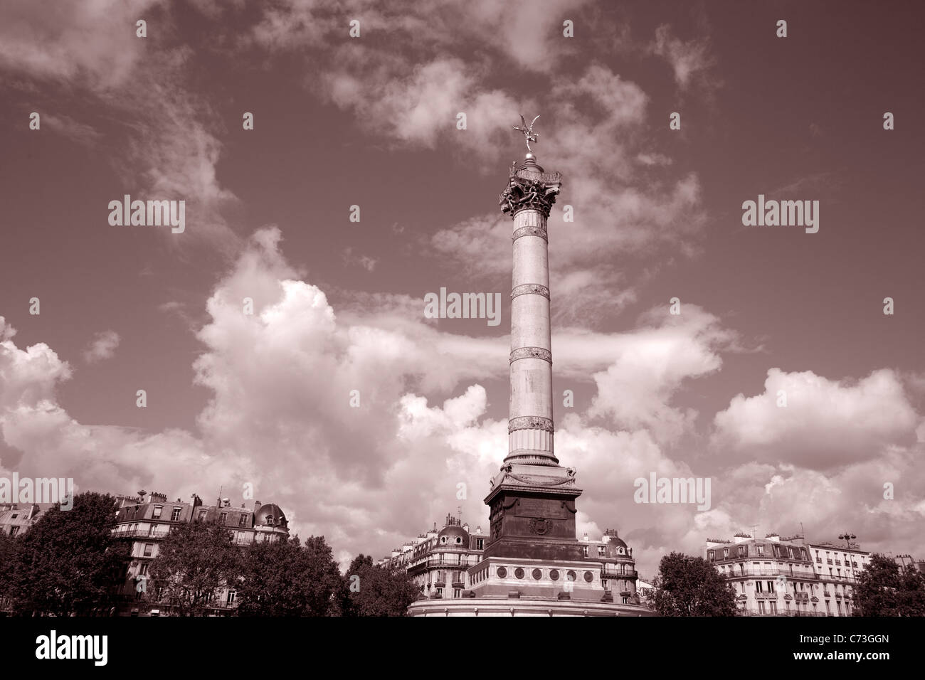 Black and white july column hi-res stock photography and images - Alamy