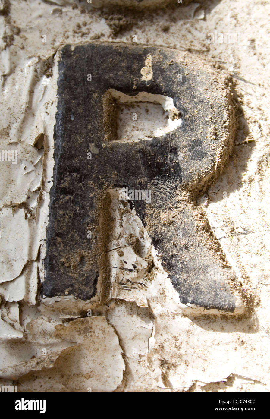 Letter r vintage grunge hi-res stock photography and images - Alamy