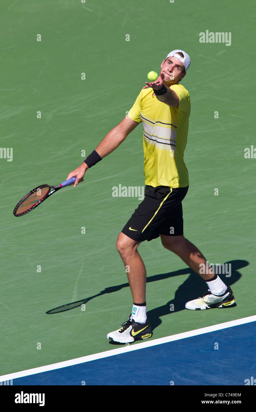 John Isner (USA) competing at the 2011 US Open Tennis Stock Photo - Alamy