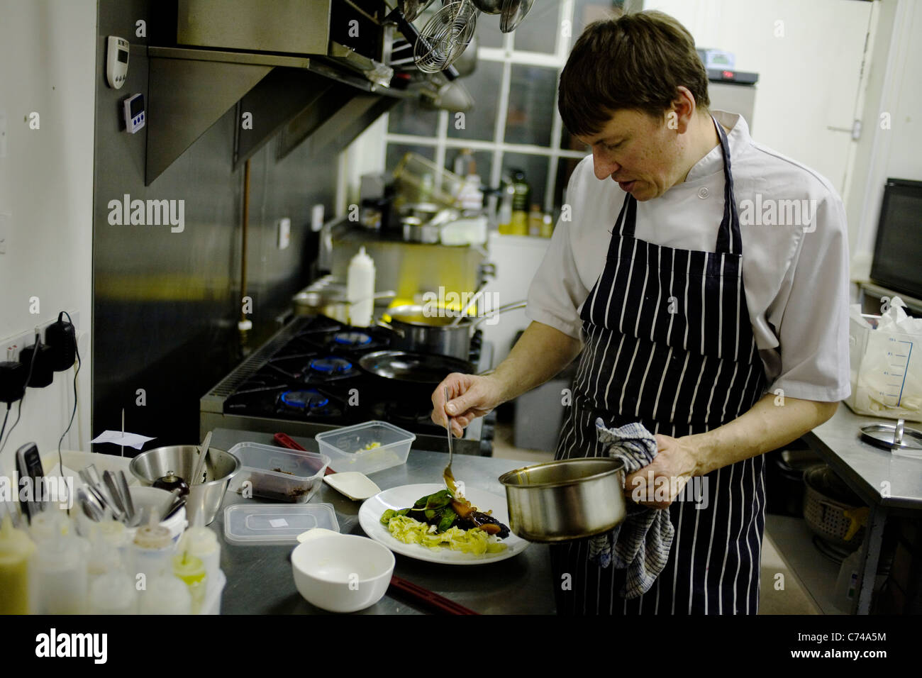 Chef kitchen hi-res stock photography and images - Alamy