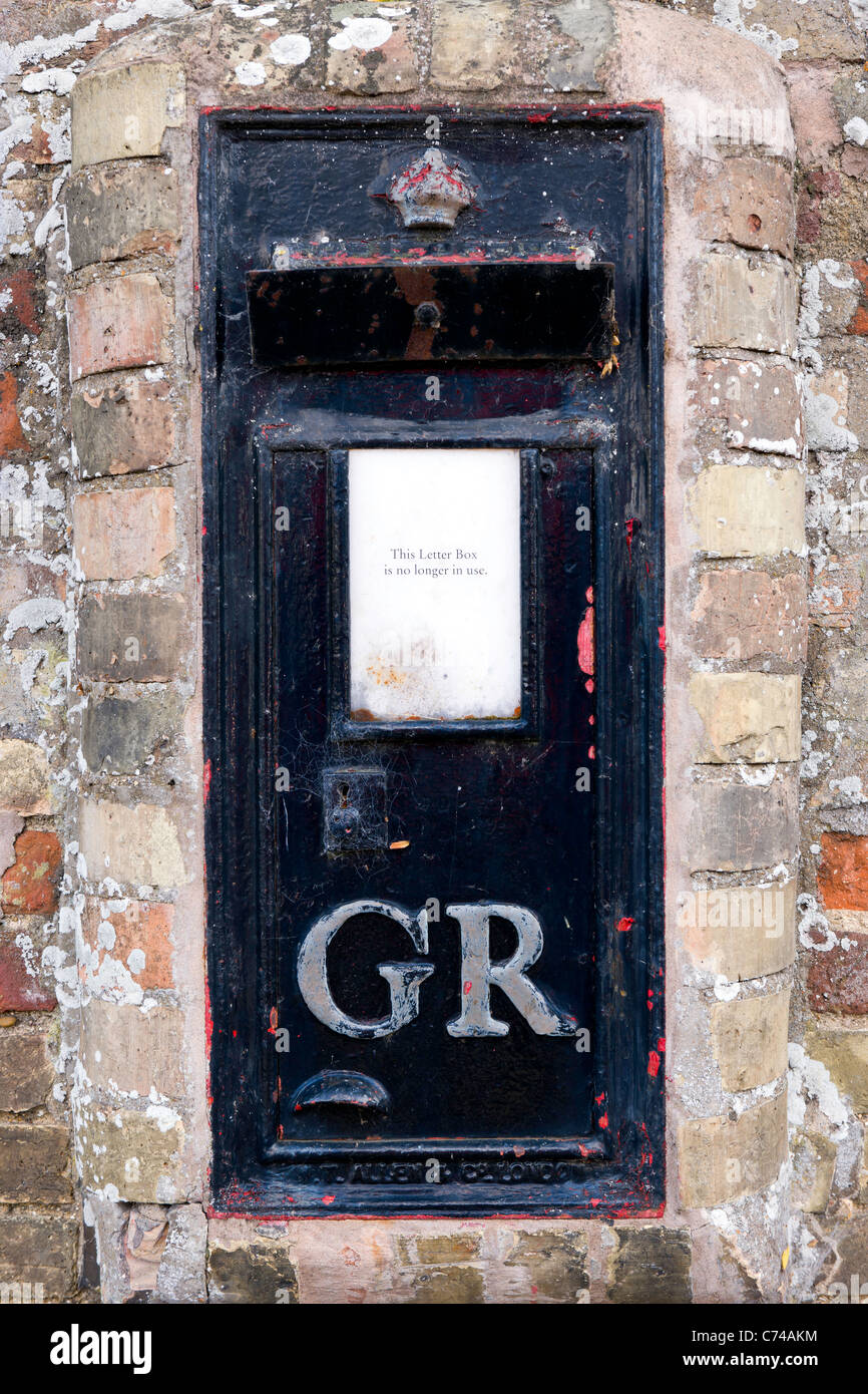 George v post box hi-res stock photography and images - Alamy