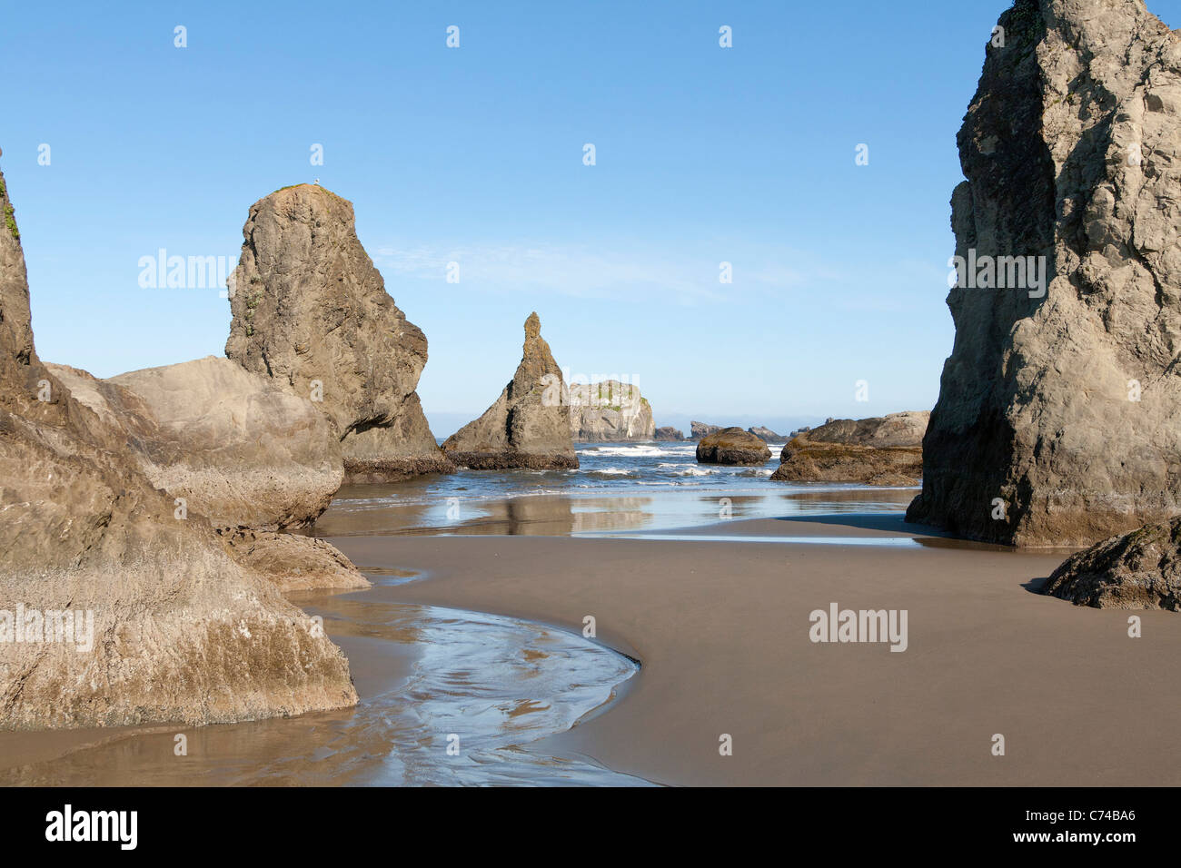 Rock formations near Face Rock, Bandon, Oregon, USA Stock Photo - Alamy