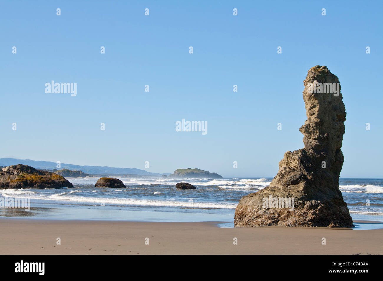 Rock formations near Face Rock, Bandon, Oregon, USA Stock Photo - Alamy