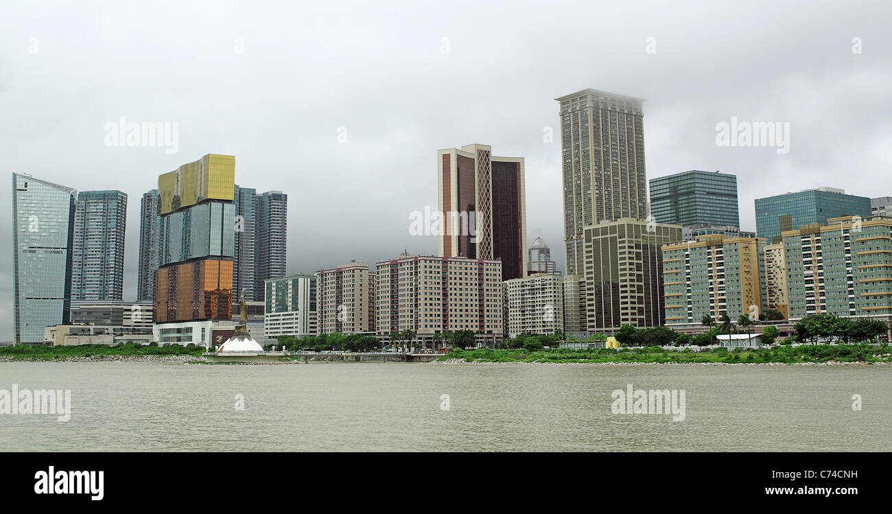Night view macau tower sea hi-res stock photography and images - Alamy