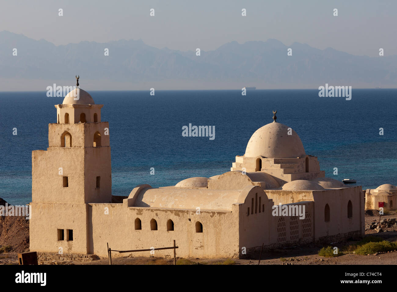 Basata Resort mosque by Rami El Dahan, Sinai, Egypt Stock Photo - Alamy