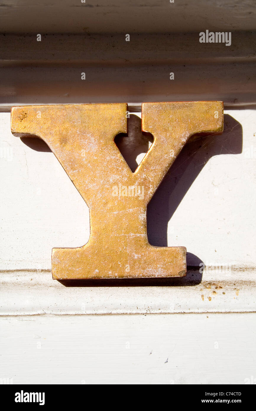 Y alphabet font hi-res stock photography and images - Alamy