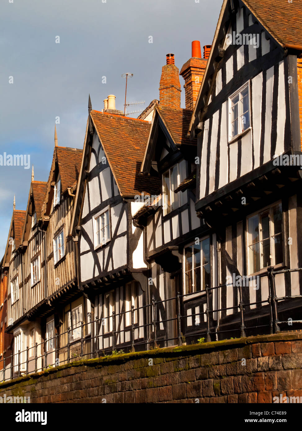 Tudor architecture hi-res stock photography and images - Alamy