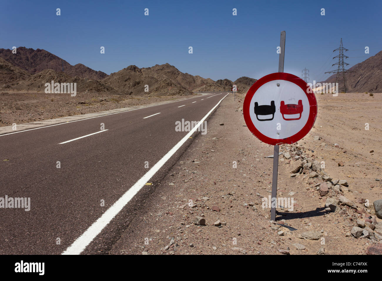 no overtaking upside down sign, Sinai, Egypt Stock Photo - Alamy