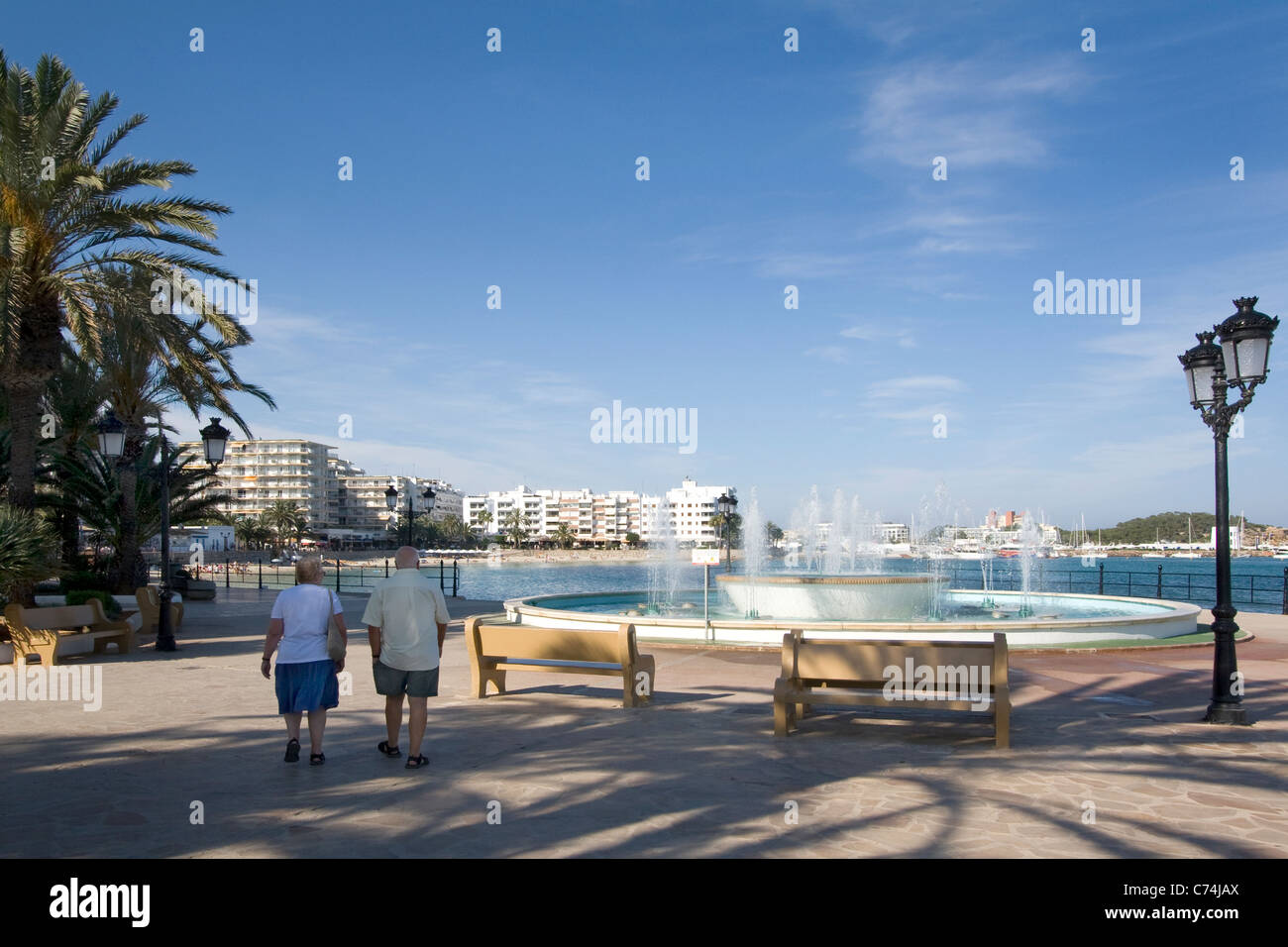 FOUNTAIN ON PROMENADE Stock Photo - Alamy