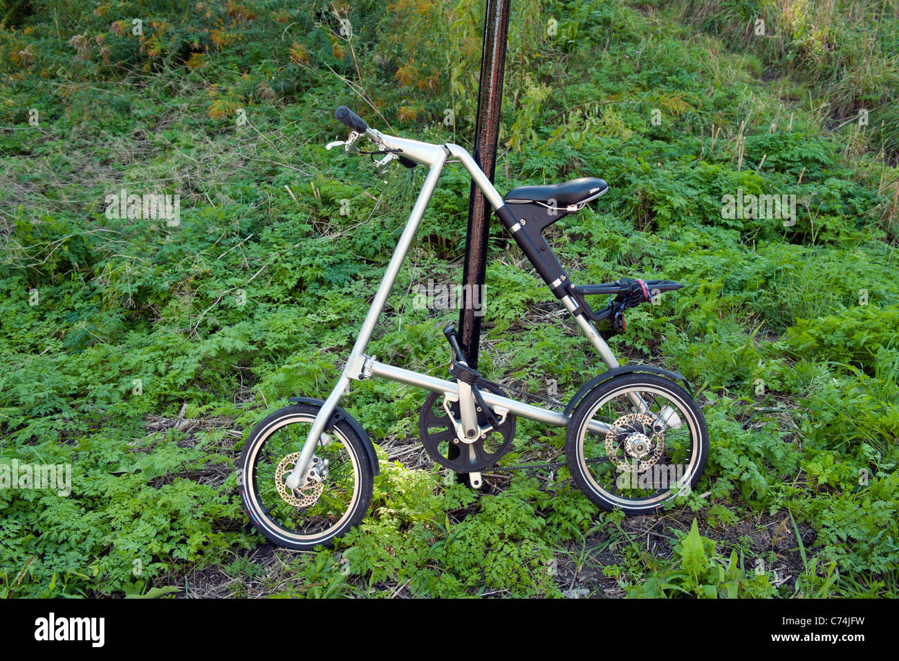 Foldaway cycle hi-res stock photography and images - Alamy