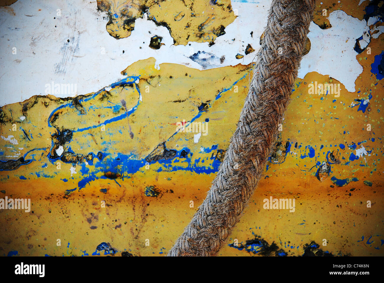 Rope on peeling paint Stock Photo - Alamy