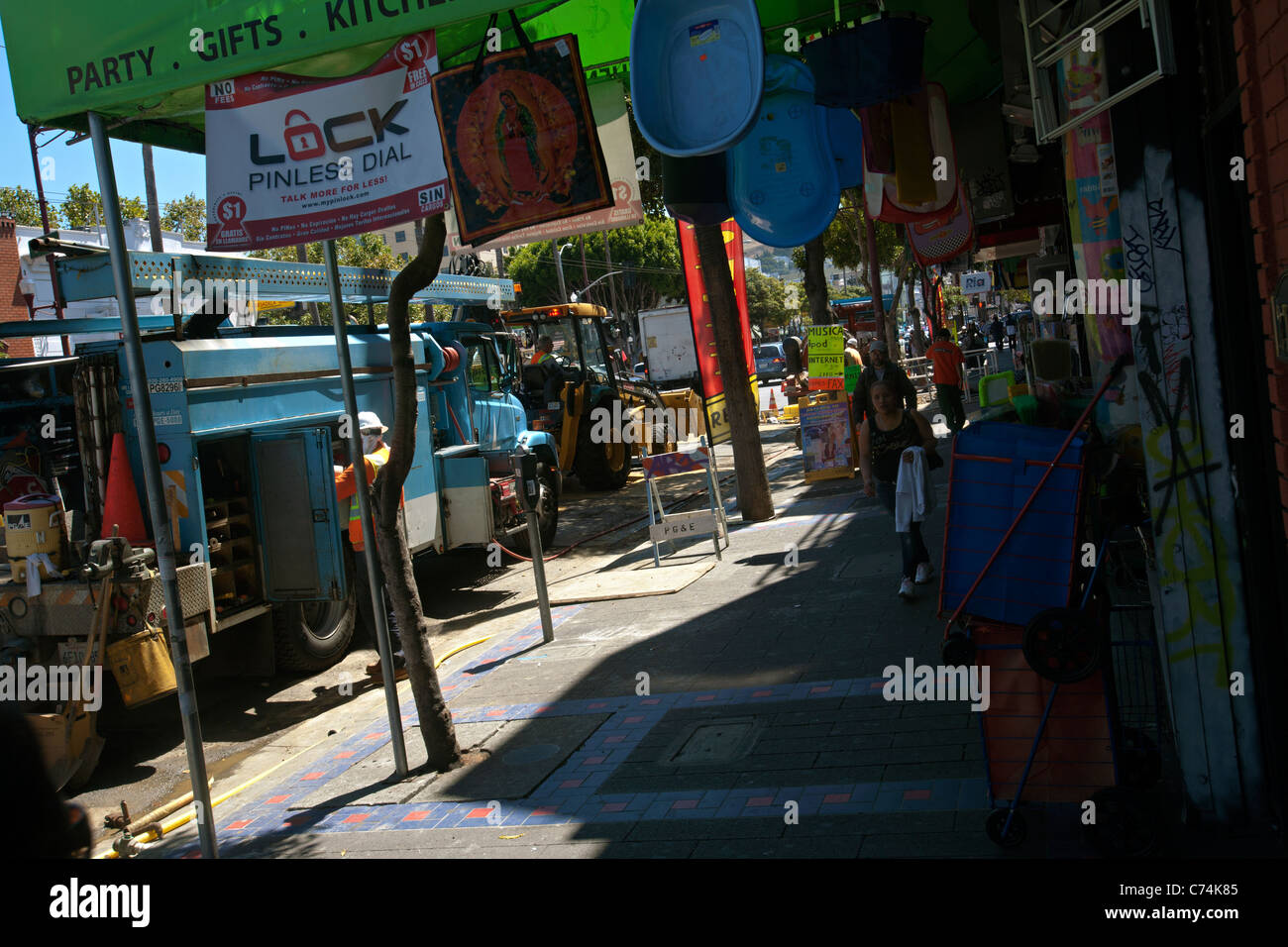 San francisco mission street hi-res stock photography and images - Alamy