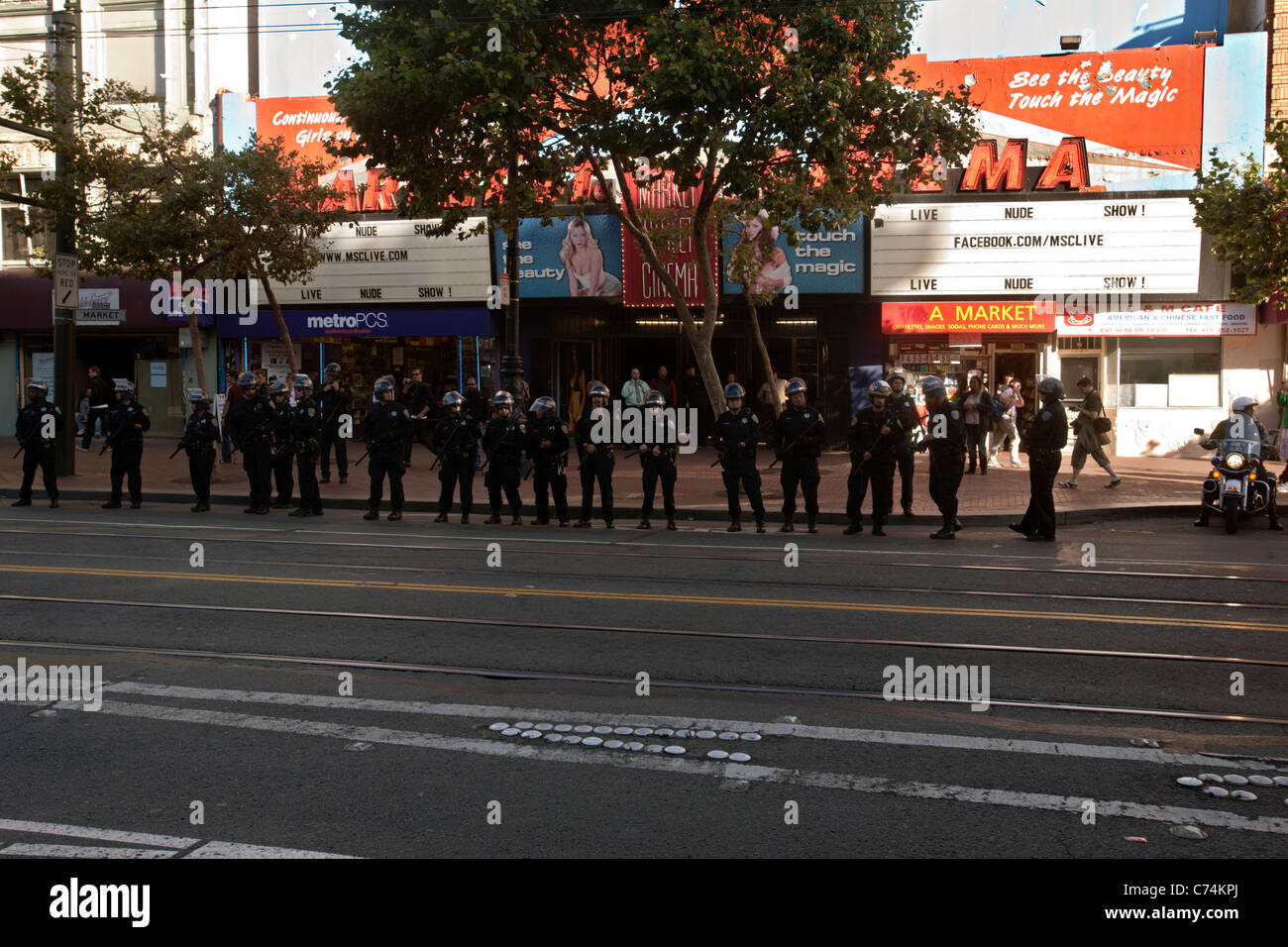 riot cops on market street in san francisco Stock Photo - Alamy