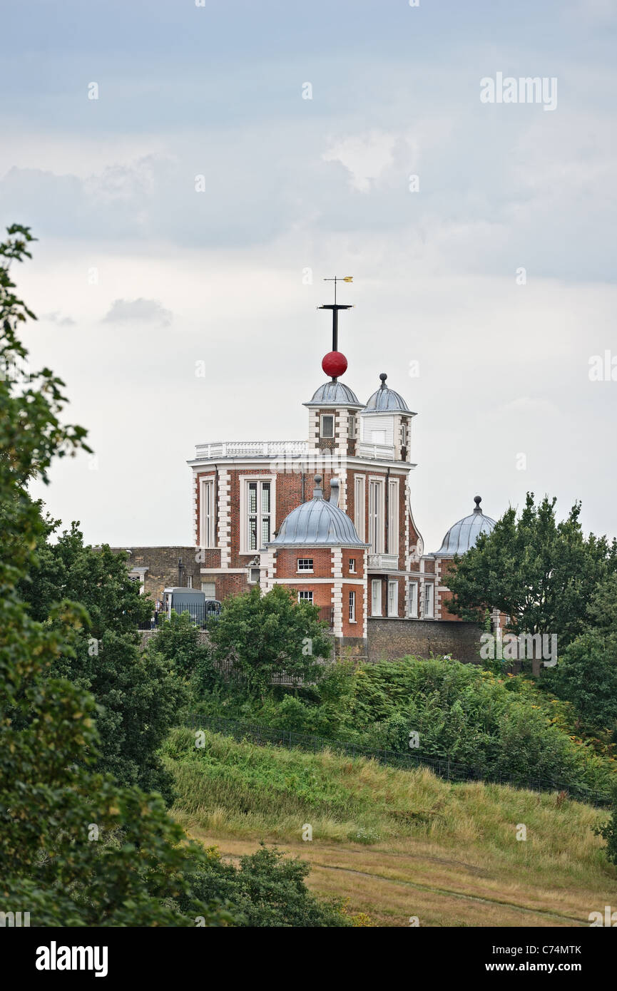 Greenwich Time Ball over Flamsteed House, Greenwich, London, England ...