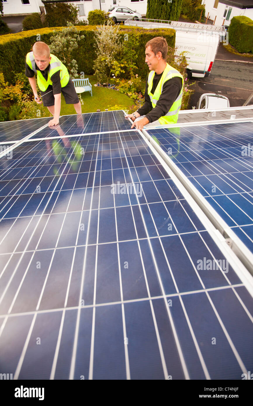 Installing solar panels uk hi-res stock photography and images - Alamy