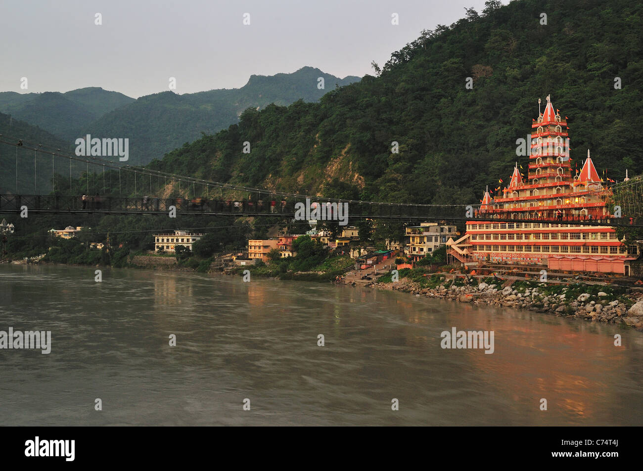 India uttarakhand rishikesh river hi-res stock photography and images ...